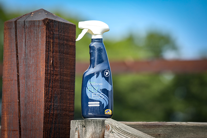 FlyLess | Effective Insect Spray to Enjoy Summer Rides | Cavalor